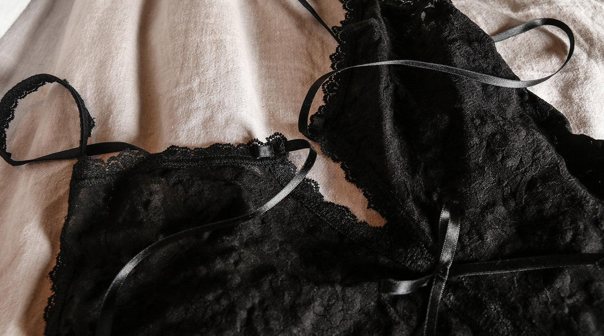 What Are Bodysuits and Teddies and How to Wear Them